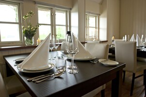 Pequenos-almoços e jantares servidos 