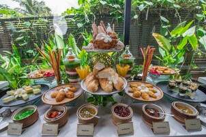 Buffet de pequeno-almoço