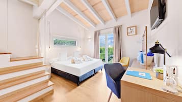 Quarto Duplo Superior, terraço | Edredões de penas, minibar, cofre no quarto, secretária