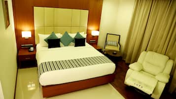 Quarto Club, 1 quarto, não fumadores, Vista para a cidade | Minibar, cofre no quarto, secretária, ferro/tábua de engomar