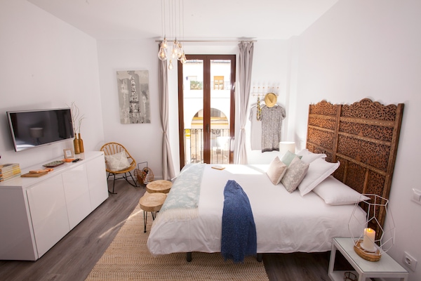 Quarto Duplo | Edredões de penas, com decoração personalizada
