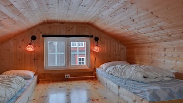 Cabine, 3 quartos (10 persons) | Camas de colchão pillowtop, ferro/tábua de engomar, Wi-fi grátis