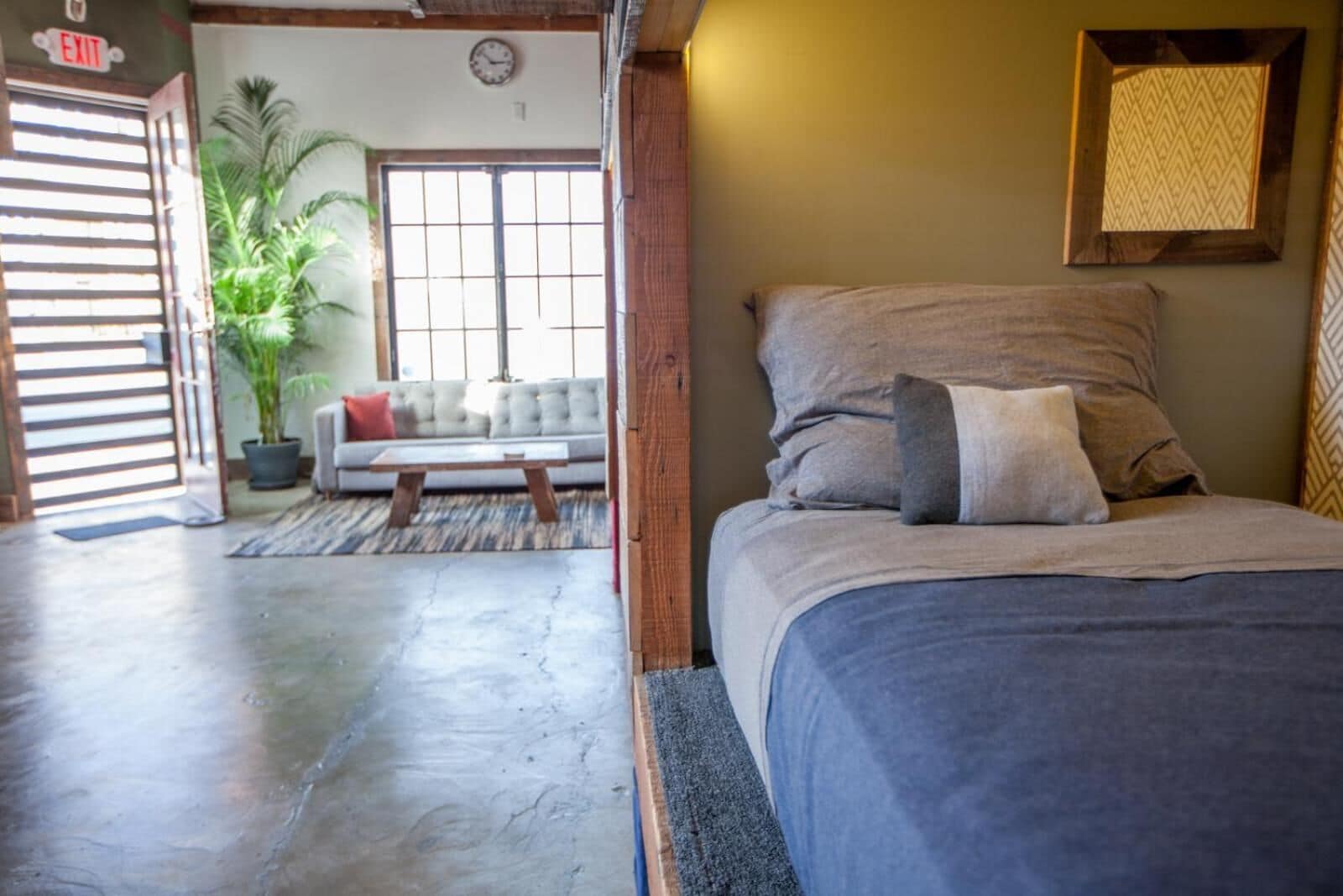 Ferro/tábua de engomar, Wi-fi grátis, roupa de cama fornecida 