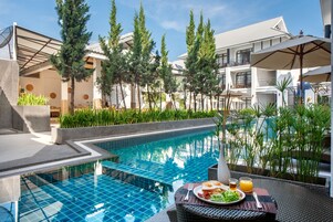 Deluxe Double Room, Pool Access | Terraço/pátio interior