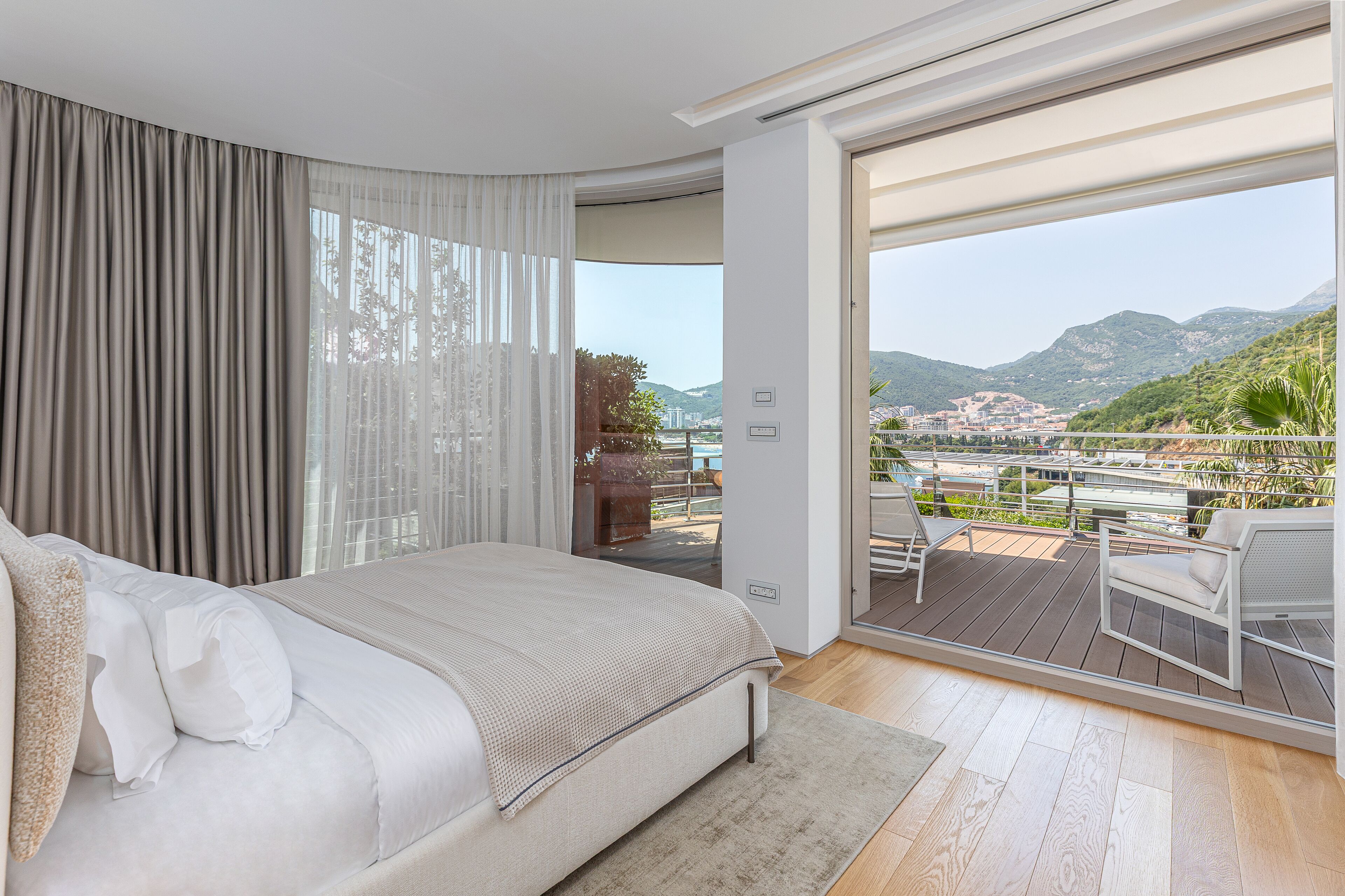 Apartamento, 4 quartos | Frigobar, cofres nos quartos, quartos à prova de som, Wi-Fi de cortesia