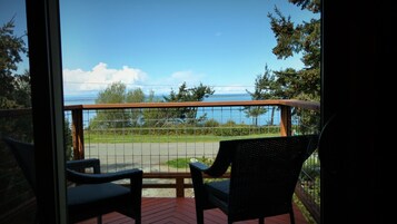 Quarto, 1 cama Queen, suíte, vista para a baía | Vista da sacada