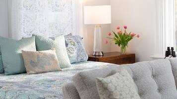 Quarto, 1 cama king-size, kitchenette (Fireplace) | 1 quarto, ferro/tábua de engomar, berços/camas para crianças grátis