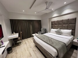 Superior Room | 1 quarto, roupas de cama premium, edredons de pluma, frigobar