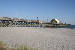 Apartamento em Condomínio Fechado, 2 quartos | Praia