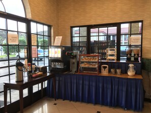 Castaic Inn Near Six Flags Magic Mountain in Los Angeles: Find Hotel ...