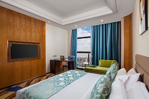 Cofres nos quartos, escrivaninha, Wi-Fi de cortesia, roupa de cama