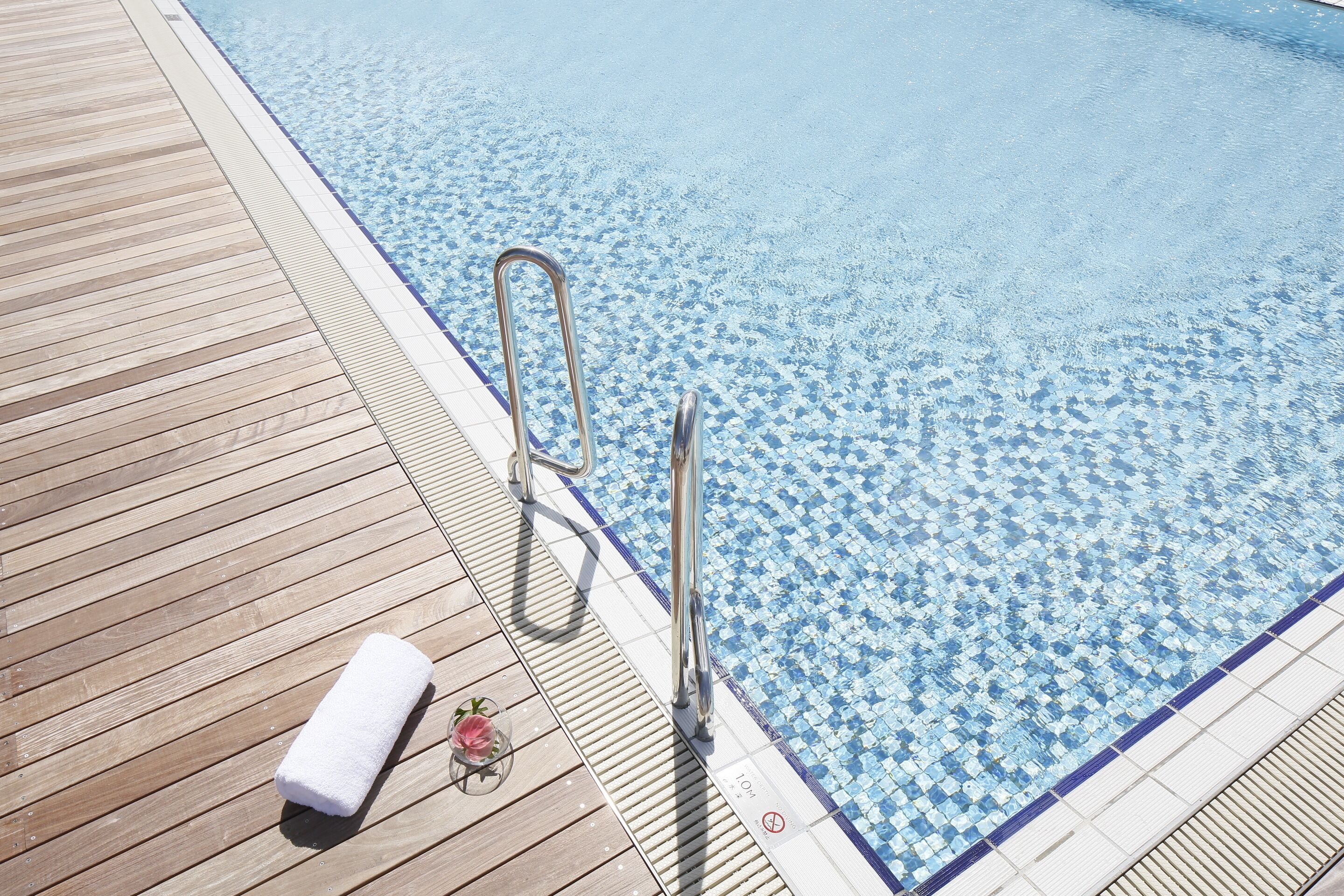 Piscina exterior sazonal 