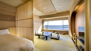 Quarto quádruplo tradicional, 4 quartos, para não fumantes, vista para o oceano | Cofres nos quartos, escrivaninha, roupa de cama