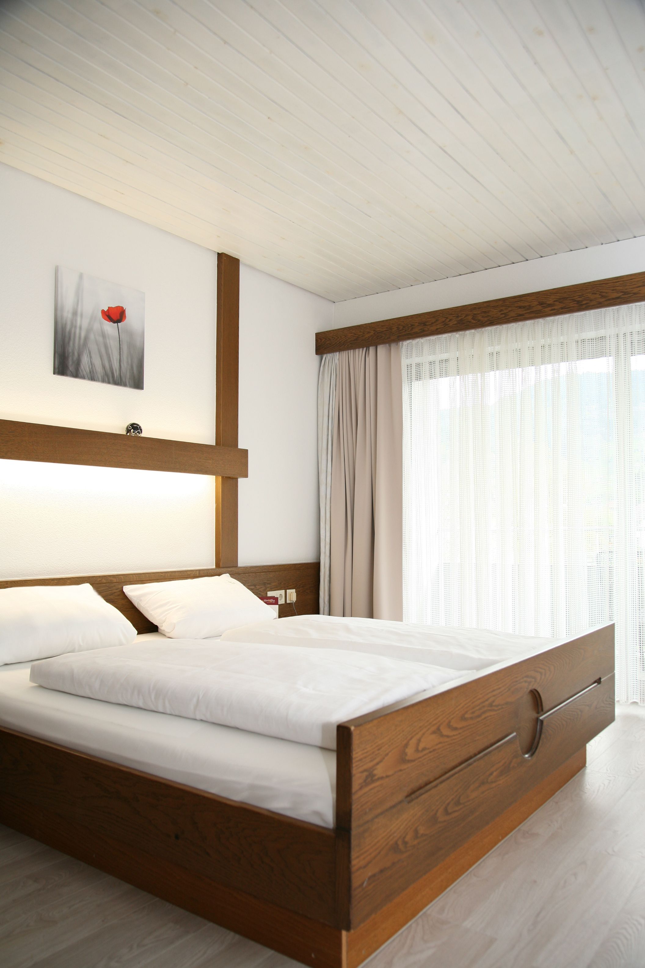 Quarto Familiar, varanda (Main Building) | Roupa hipoalergénica, secretária, Wi-fi grátis, roupa de cama fornecida 