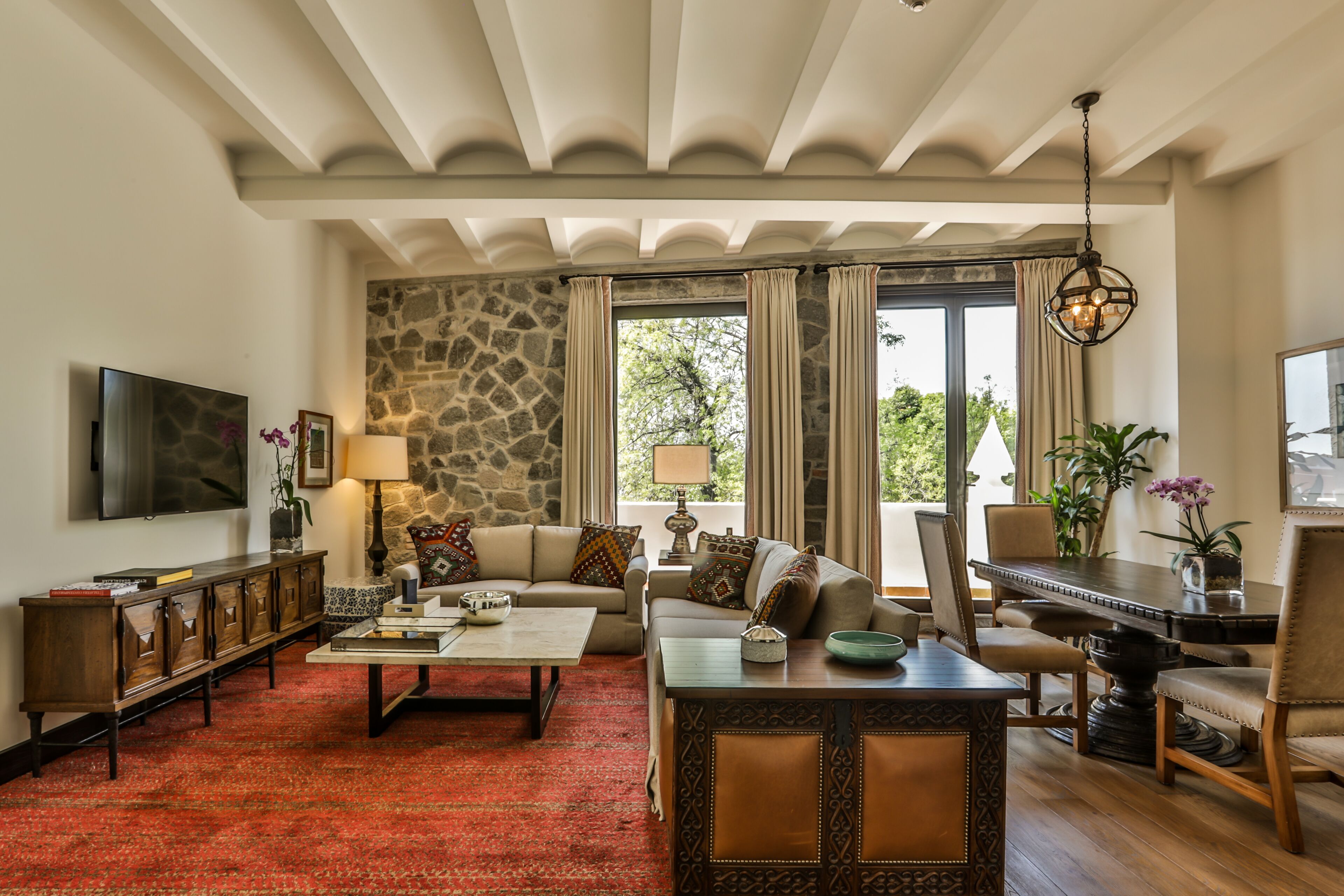 Roupa de alta qualidade, camas de colchão pillowtop, minibar 