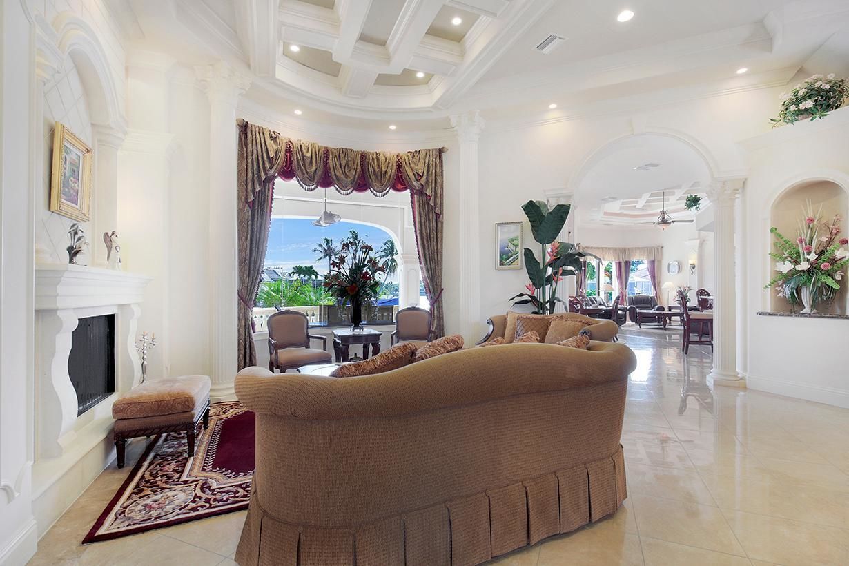 Casa de Luxo, 4 quartos, vista para o mar, em frente ao mar | Sala | Leitor de DVD 