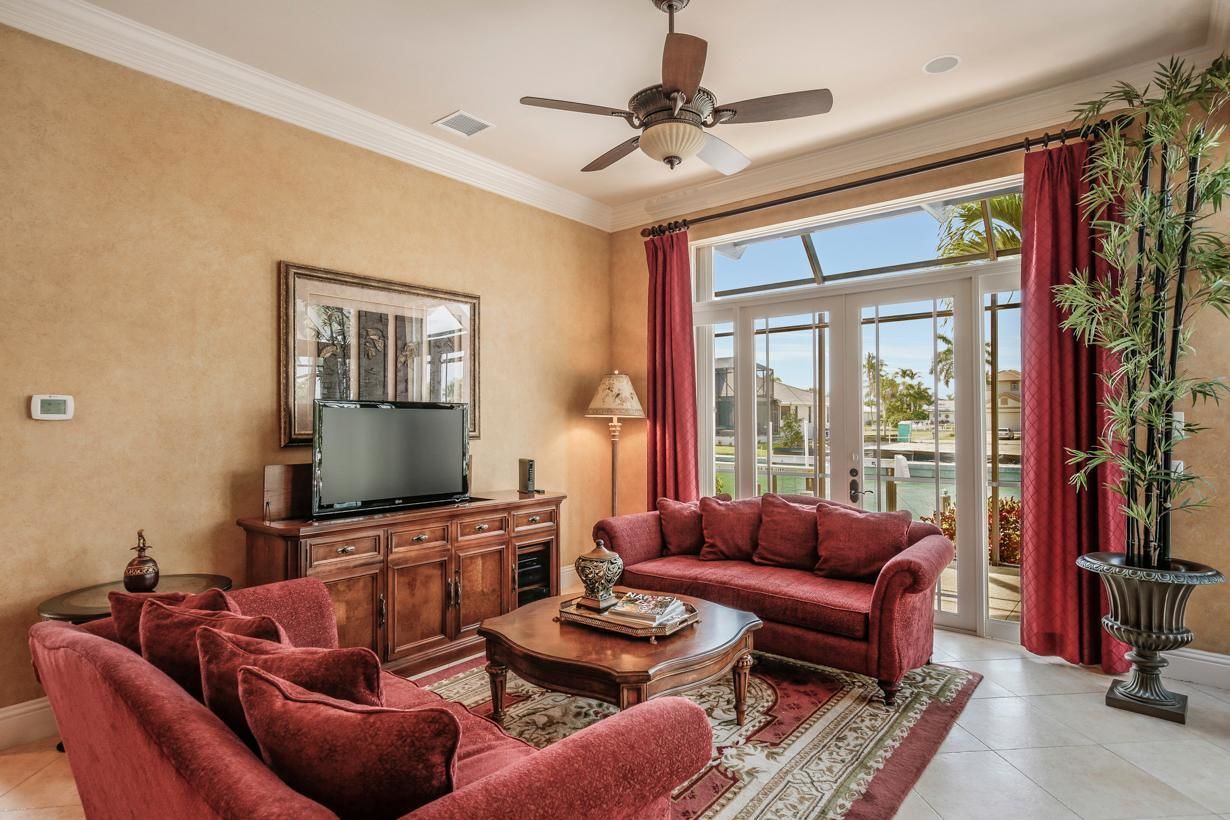 Casa de Luxo, 4 quartos, vista para a piscina, junto à piscina | Sala de estar | Leitor de DVD 