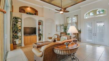 Casa de Luxo, 3 quartos, vista para a piscina, junto à piscina | Sala de estar | Leitor de DVD