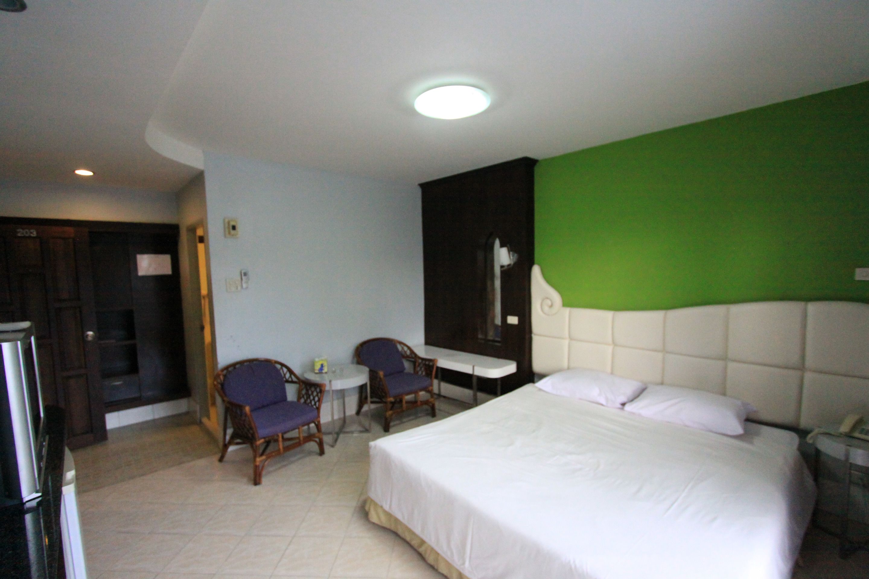 Quarto Standard, varanda | Minibar, cofre no quarto, quartos insonorizados, Wi-fi grátis 
