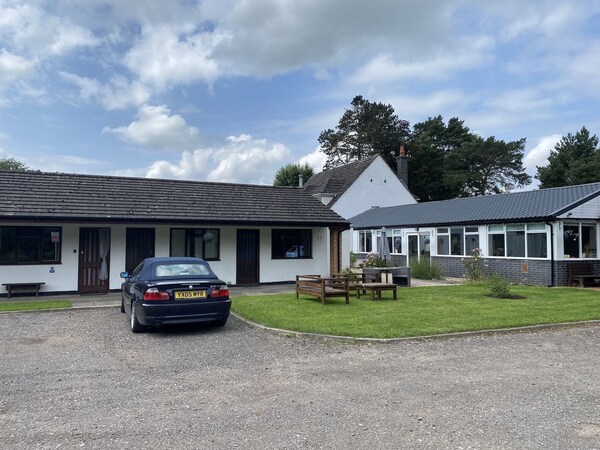 Pinewood Lodge - Derbyshire