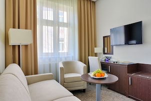 Quarto Duplo Comfort, 1 quarto, casa de banho anexa | Cofre no quarto, secretária, Wi-fi grátis, roupa de cama fornecida 