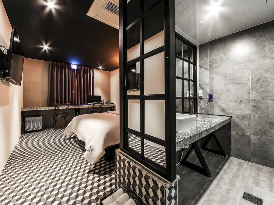 Quarto Standard | Minibar, secretária, quartos insonorizados, Wi-fi grátis