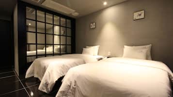 Quarto Twin Deluxe | Minibar, secretária, quartos insonorizados, Wi-fi grátis