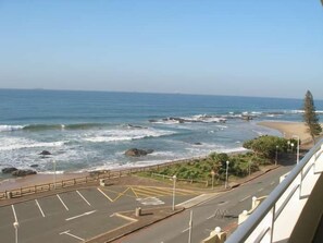 Book Lazy Lizard in eMdloti | Hotels.com