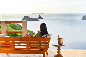 Signature Ocean Suite with Private Plunge Pool | Terraço/pátio interior