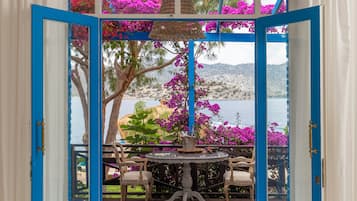 Suíte com design assinado (Nar) | Lençóis italianos Frette, roupas de cama premium, camas Select Comfort