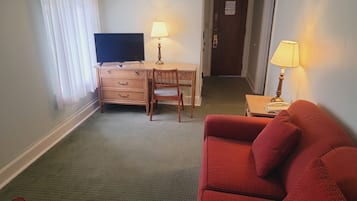 Queen Room with Sitting Area | 1 quarto, Wi-fi grátis, roupa de cama fornecida