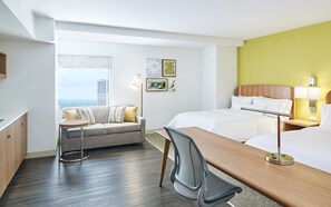 Roupas de cama premium, cofres nos quartos, escrivaninha