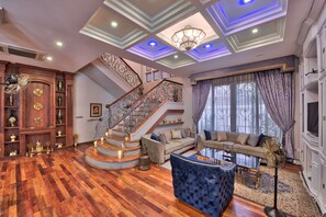 Área de estar no saguão