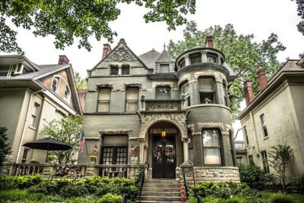 Inn At St James Court - Louisville, KY