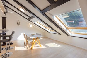 Loft Premier One Bedroom Apartment  | Opções para refeição no quarto