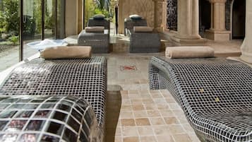 Sala(s) para tratamentos a casais, sauna, banheira de hidromassagem
