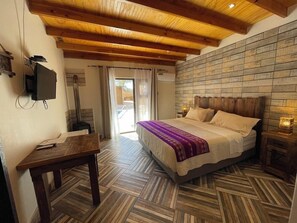 Quarto Duplo Superior, 1 cama king-size | Cofre no quarto, Wi-fi grátis, roupa de cama fornecida