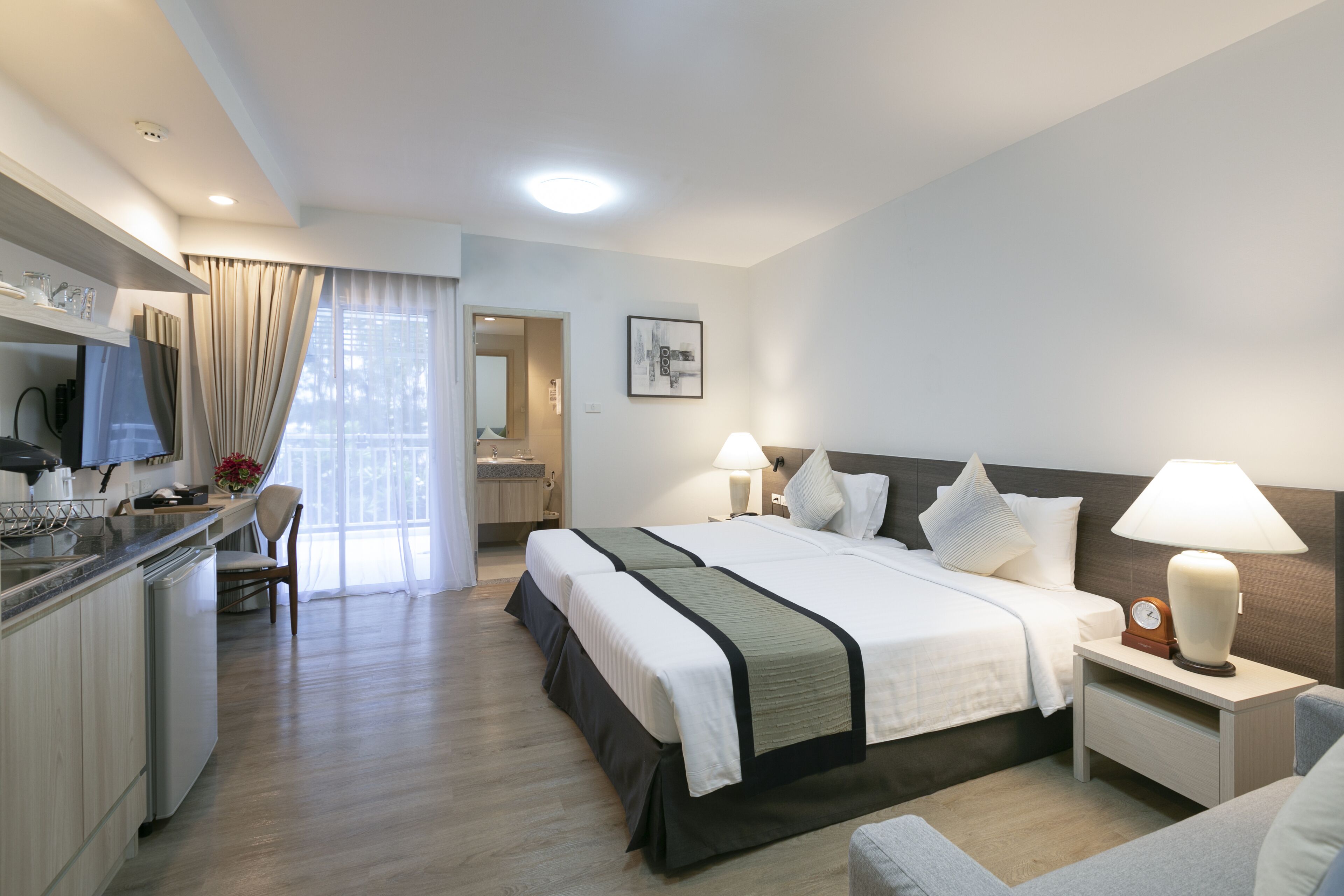 Cofre no quarto, secretária 