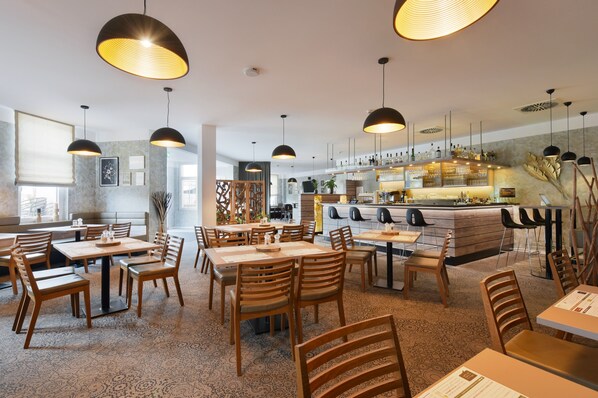 Café da manhã e jantar, culinária regional