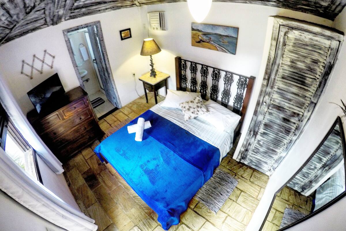Quarto casal | Ferros/tábuas de passar roupa, camas extras/dobráveis (sobretaxa)