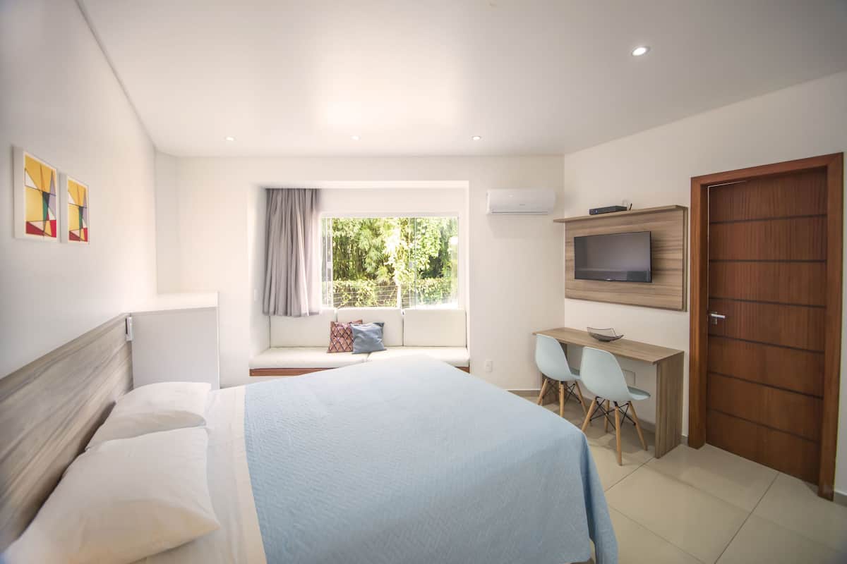 Suite Studio, Vista para a floresta | Camas com colchões pillow-top, escrivaninha, cortinas blackout