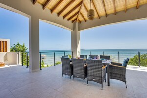 5 Bedroom Beach House with Pool | Terraço/pátio