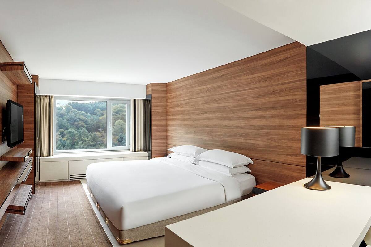 Quarto Duplo Deluxe, vista para a montanha | Roupa de alta qualidade, minibar, cofre no quarto 