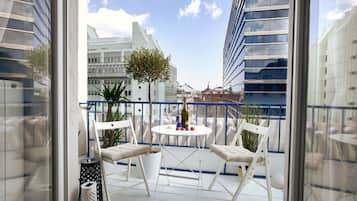 Apartamento Comfort, 2 quartos, cozinha, no canto (Santorin) | Varanda