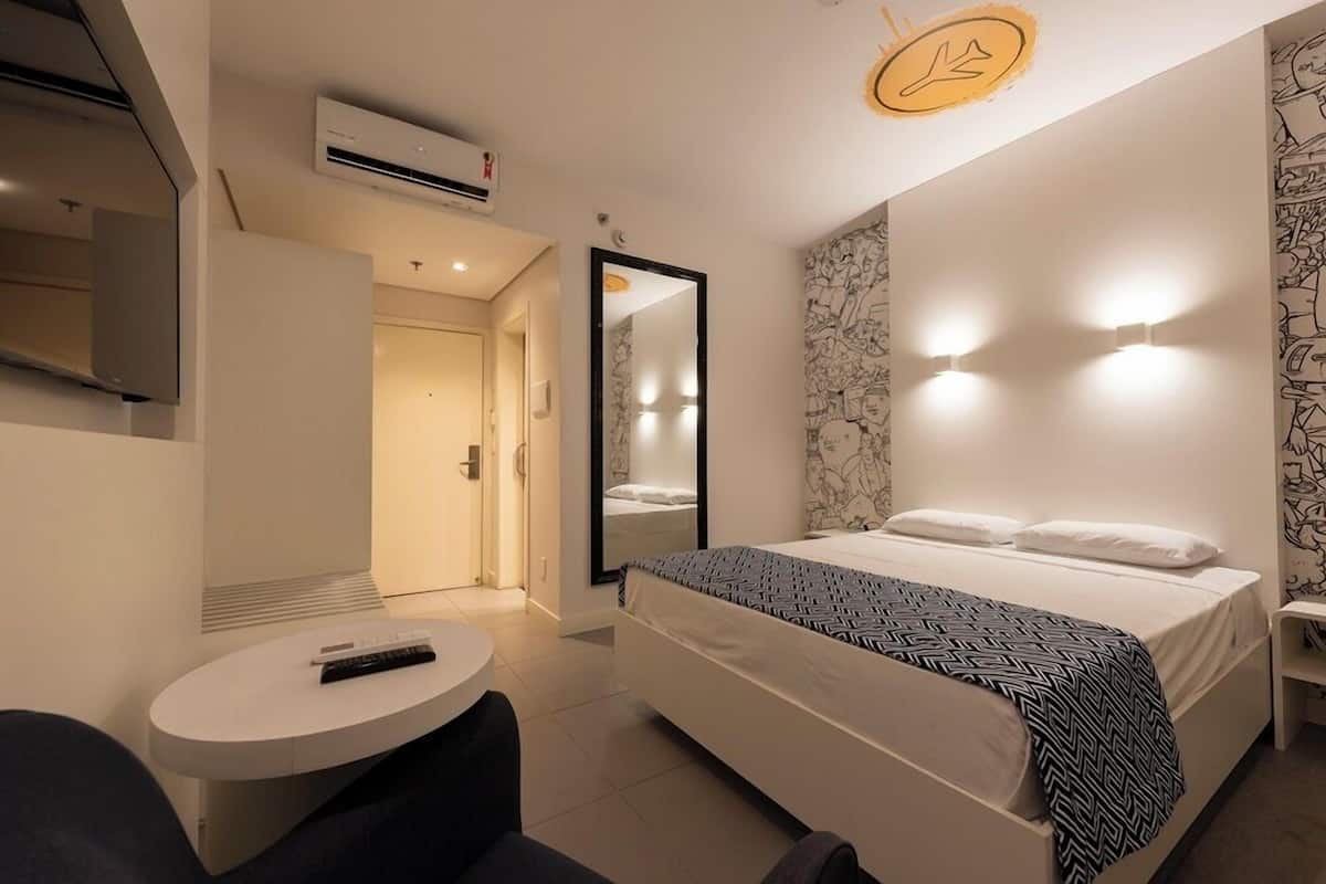 Standard Casal + Sofá Cama | Frigobar, cofres nos quartos, escrivaninha, cortinas blackout