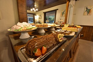 Pequeno-almoço tipo buffet diário incluído 