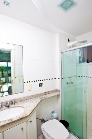 Apartamento, 3 quartos | Casa de banho