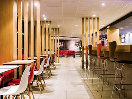 Café da manhã com buffet todos os dias mediante uma taxa