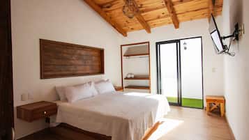 Um polibã, artigos de higiene pessoal grátis, um secador de cabelo