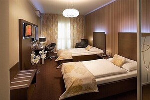 Deluxe Business Room with terrace | Roupa de alta qualidade, minibar, secretária 